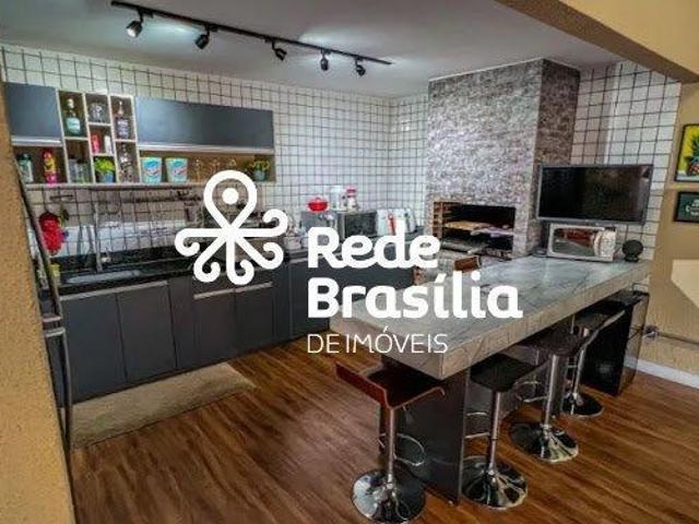 SHA Conjunto 4 | Casa 3 Quartos sendo 2 Suítes com 2 Vagas de Garagem Águas Claras