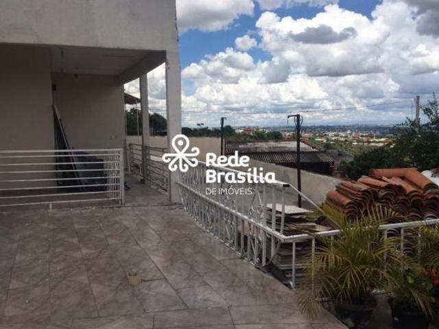SHA Conjunto 4 | Casa 4 Quartos sendo 1 Suíte com 3 Vagas de Garagem Arniqueiras
