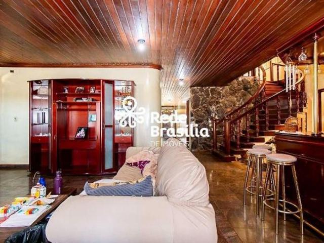SHA Conjunto 4 Chácara 60 | Casa 6 Quartos sendo 4 Suítes com Varandas e 14 Vagas de Garagem Arni