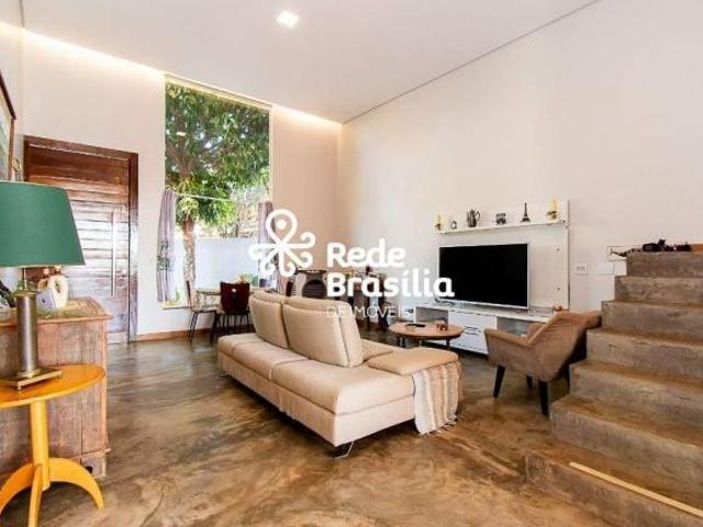 SHA Conjunto 5 | Casa Sobrado 4 Quartos sendo 2 Suítes e 1 Suíte Master com Closet e 4 Vagas de Gara