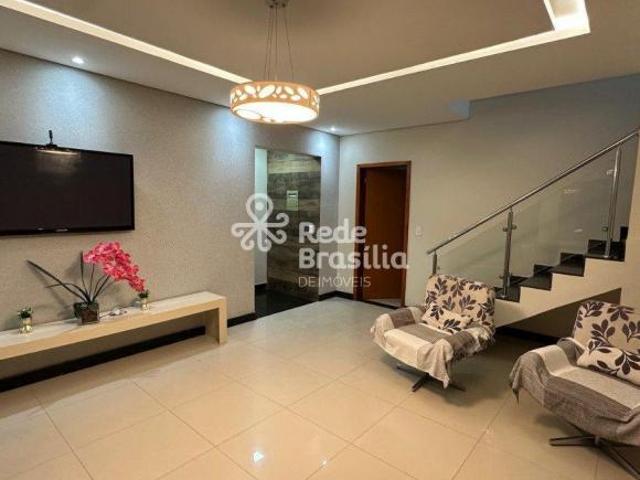 SHA Conjunto 6 Casa a venda, 5 quartos, 3 suítes, Reformada, Arniqueiras Águas CLaras