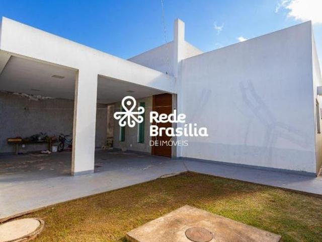 SHA Conjunto 6 Condomínio Águas Douradas | Casa 3 Quartos sendo 1 Suíte, 2 Salas com 2 Vagas de Gara