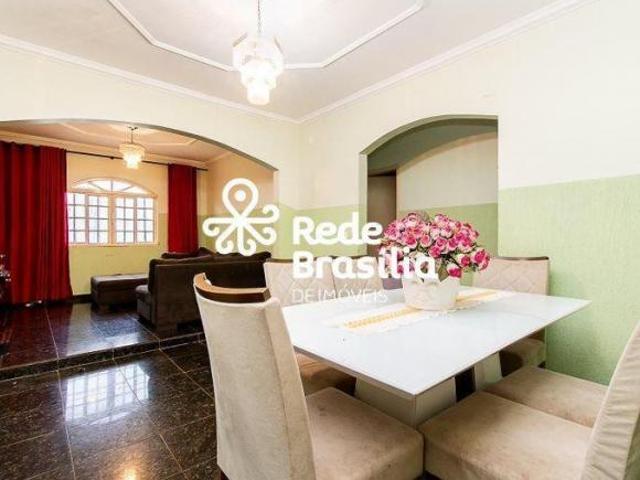 SHA Arniqueiras Condomínio El Shaday| Casa com 4 Quartos sendo 2 Suítes e 6 Vagas de Garagem Arni