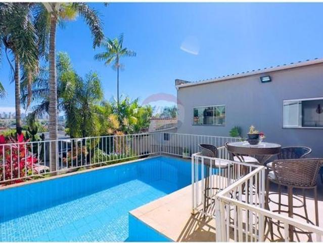 SHA Arniqueiras Casa de 120m² Lote de 400m² Piscina 3 Quartos Vista Livre Dentro de Condomínio