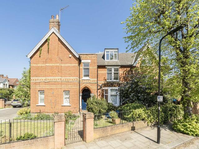 Shaa Road, Shaa Road W3, 2 bed flat to rent, £2,249 pcm | PrimeLocation