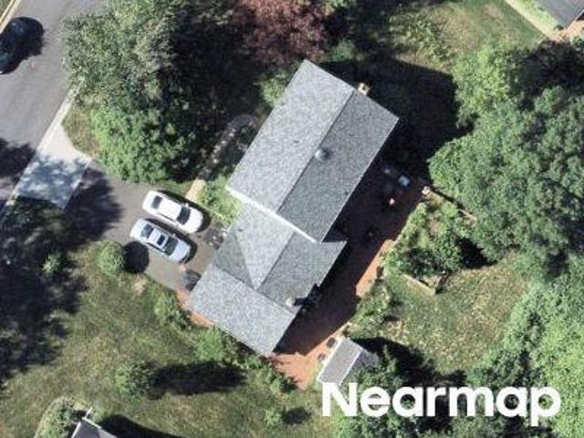 Shadetree Ln