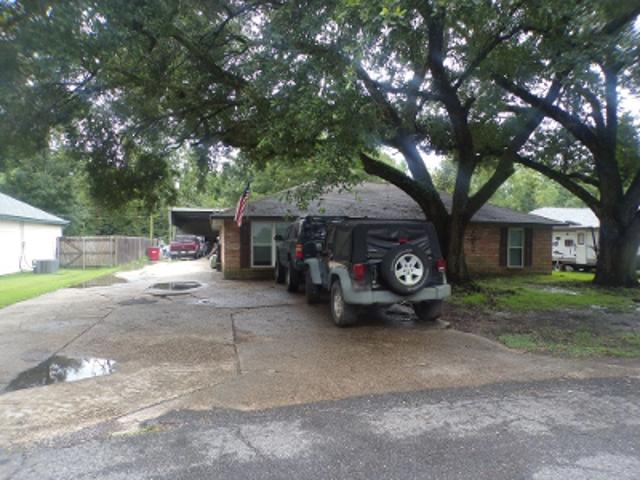 Shadow Creek Ave