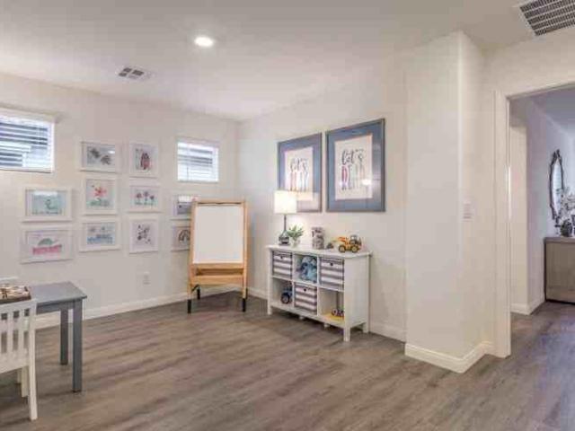Shadow Bay 4 Bedroom Apartment for Rent at 10191 W Oleta Ave, Las Vegas, NV 89178
