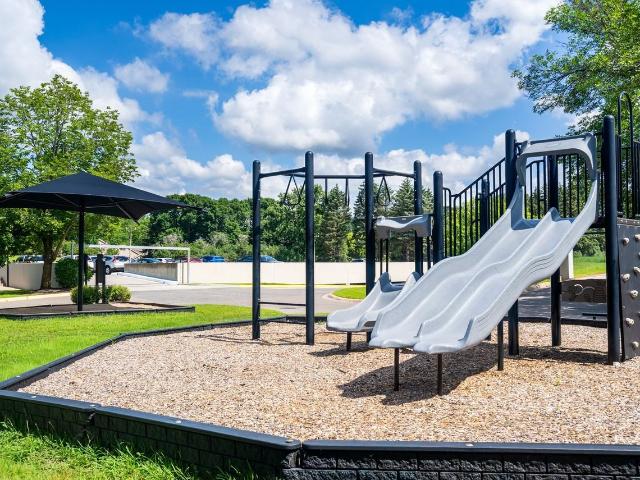 Shadow Green Apartments 1 Bedroom Apartment for Rent at 14247 Valley View Rd, Eden Prairie, MN 55344 Eden Prairie