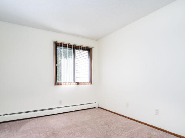 Shadow Green Apartments 3 Bedroom Apartment for Rent at 14247 Valley View Rd, Eden Prairie, MN 55344 Eden Prairie