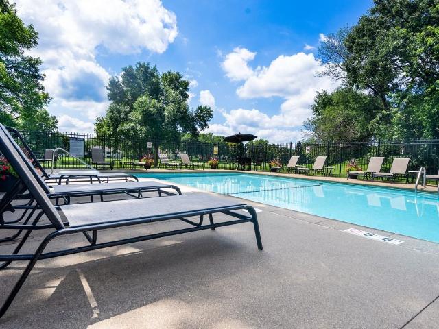 Shadow Green Apartments 3 Bedroom Apartment for Rent at 14247 Valley View Rd, Eden Prairie, MN 55344 Eden Prairie