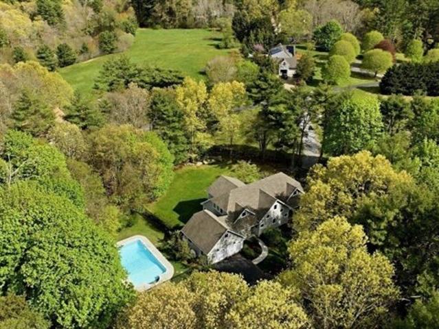 Shadow Farm Ln, Rochester, Home For Sale