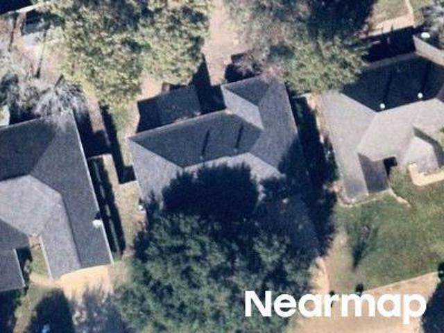 Shadow Wood Dr