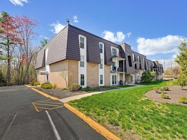 Shadowbrook Ln Apt,milford, Condo For Sale