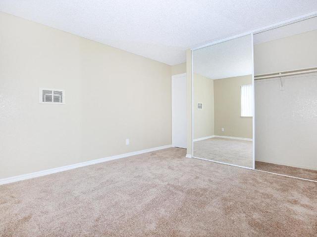 Shadowridge Village Apartments Waitlist 1 Bedroom Apartment for Rent at 885 Brooktree Lane, Vista, CA 92081 Vista