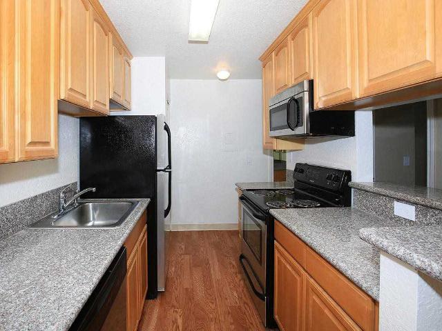 Shadowridge Village Apartments Waitlist 2 Bedroom Apartment for Rent at 885 Brooktree Lane, Vista, CA 92081 Vista
