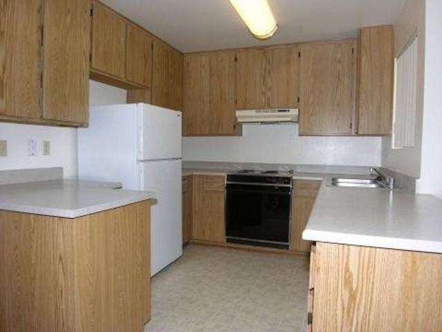 ShadowRidge Country Club Villas 2 Bedroom Apartment for Rent at 1617 Live Oak Rd, Vista, CA 92081 Vista