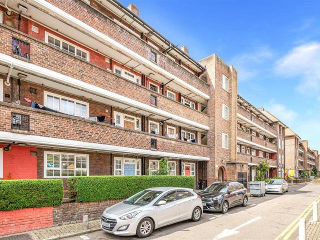 Shadwell Gardens, London 2 bed flat to rent £2,300 pcm £531 pw