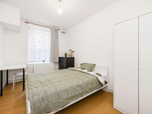 Shadwell Gardens, London E1, Room to rent, £867 pcm | PrimeLocation