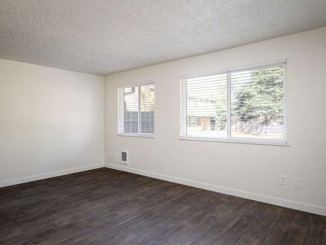 Shady Glen Apartments 2 Bedroom Apartment for Rent at 3710 Se 36th Pl, Portland, OR 97202 Creston Kenilworth