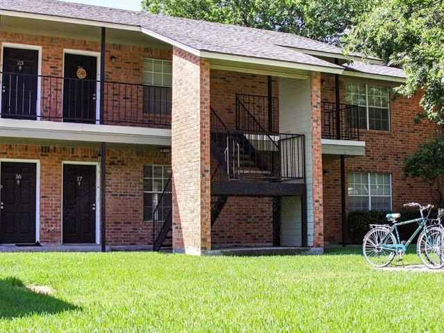 Shady Place Apartments 1 Bedroom Apartment for Rent at 922 Cleveland St, Denton, TX 76201