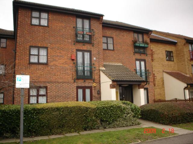 Shafter Road, Dagenham RM10, 2 bed flat to rent, £1,600 pcm | PrimeLocation