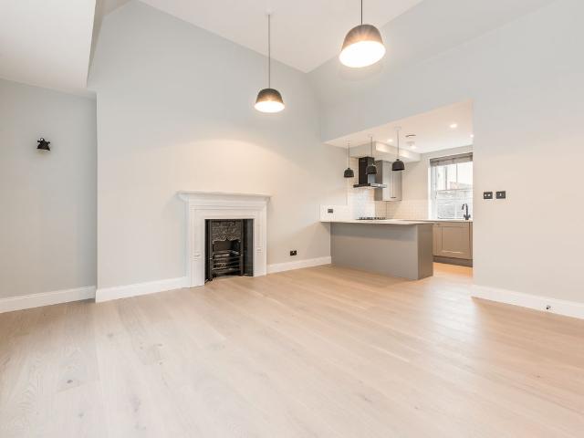 Shaftesbury Avenue, Chinatown W1D, 2 bed flat to rent, £3,987 pcm | PrimeLocation