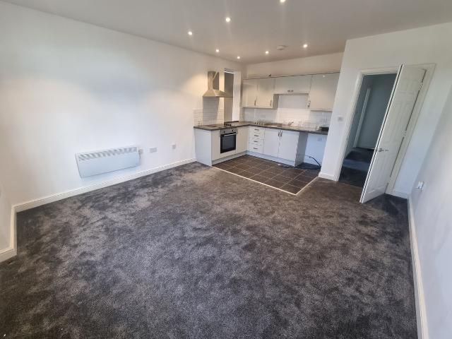 Shaftesbury Avenue, Bradford BD9, 2 bed flat to rent, £795 pcm | PrimeLocation