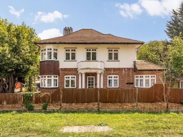 Shaftesbury Avenue, Harrow HA2, 4 bed property to rent, £3,000 pcm | PrimeLocation