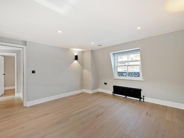 Shaftesbury Avenue, London, W1D 1 bed apartment to rent £3,120 pcm £720 pw