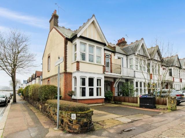 Shaftesbury Avenue, Southend On Sea SS1, 2 bed flat to rent, £1,500 pcm | PrimeLocation