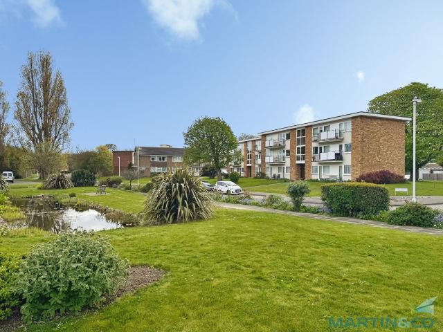 Shaftesbury Court, Walmer, Deal CT14, 2 bed flat to rent, £1,000 pcm | PrimeLocation