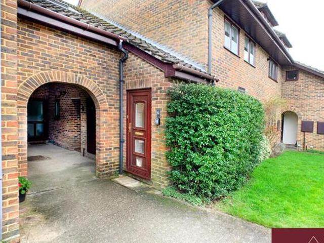 Shaftesbury Court, Wiltshire Drive, 2 Bedroom Maisonette