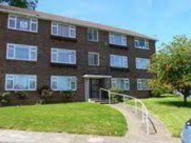 Shaftesbury Road 3 bed flat to rent £1,680 pcm £388 pw