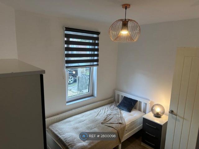 Shaftsbury Avenue, Mansfield NG19, Room to rent, £628 pcm | PrimeLocation