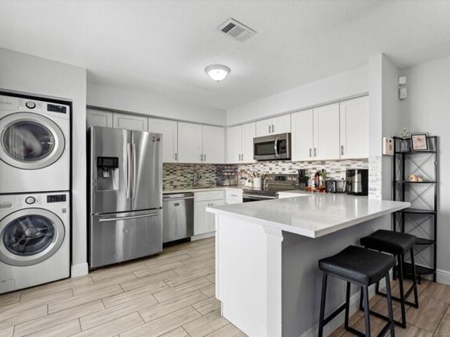 Shaker Cir, Wellington, Home For Sale