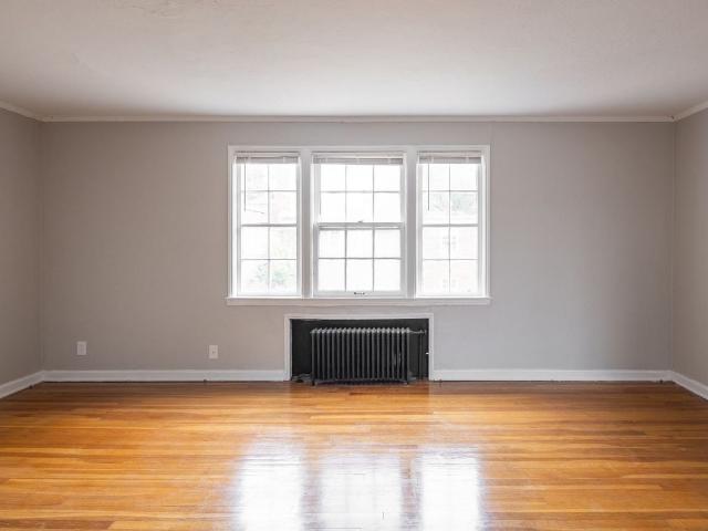 Shaker Lake Apartments & North Moreland Courts 2 Bedroom Apartment for Rent at 2590 N Moreland Blvd, Shaker Heights, OH 44120 Shaker Heights