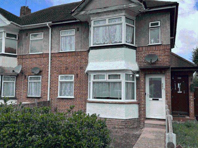 Shakespeare Avenue, Hayes UB4, 2 bed flat to rent, £1,800 pcm | PrimeLocation