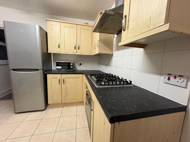 Shakespeare Avenue, Southampton 6 bed semi detached house to rent £3,000 pcm £692 pw
