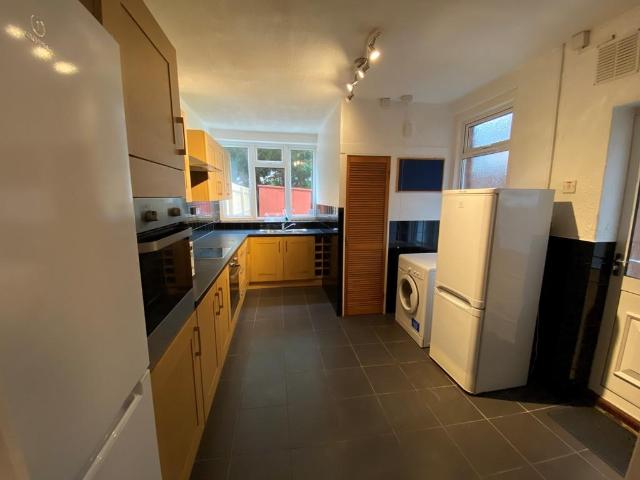 Shakespeare Avenue, Southampton 6 bed terraced house to rent £2,400 pcm £554 pw