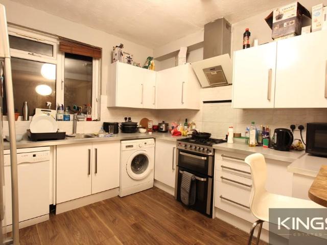 Shakespeare Avenue, Southampton 6 bed terraced house to rent £2,730 pcm £630 pw