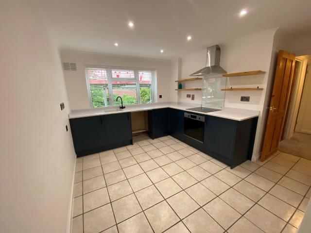 Shakespeare Avenue, Taunton TA1, 2 bed flat to rent, £1,100 pcm | PrimeLocation