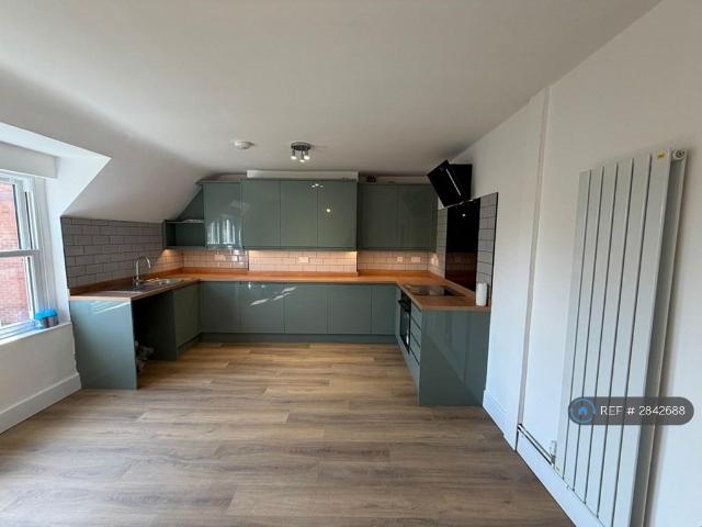 Shakespeare Road, Bedford, MK40 2 bed flat to rent £1,145 pcm £264 pw