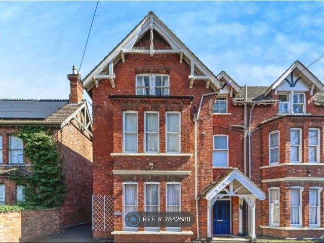 Shakespeare Road, Bedford MK40, 2 bed flat to rent, £1,195 pcm | PrimeLocation