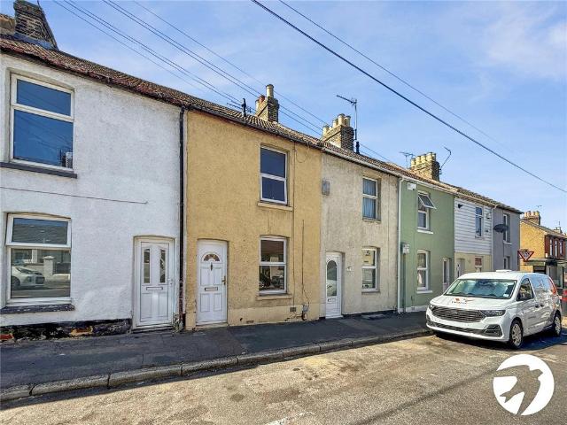 Shakespeare Road, Gillingham, Kent, ME7 2 bed terraced house to rent £1,275 pcm £294 pw