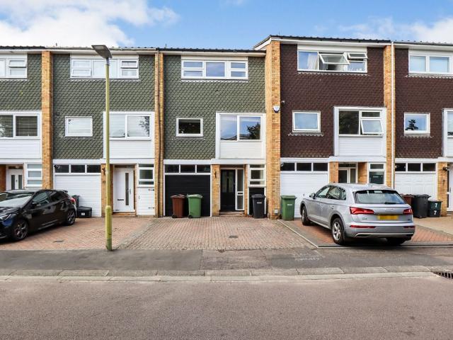 Shakespeare Road, Harpenden AL5, 4 bed terraced house to rent, £2,500 pcm | PrimeLocation