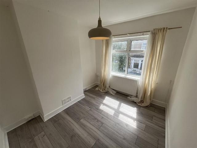 Shakespeare Road, Walthamstow E17, 2 bed flat to rent, £2,000 pcm | PrimeLocation