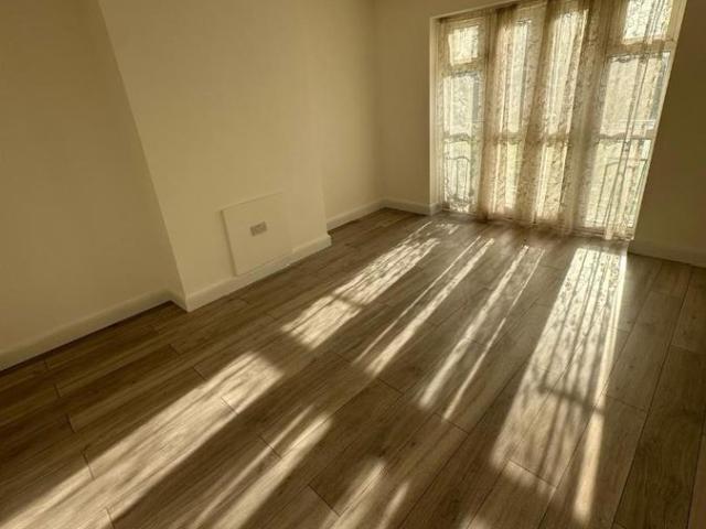 Shakspeare Walk, London N16, 2 bed flat to rent, £2,100 pcm | PrimeLocation