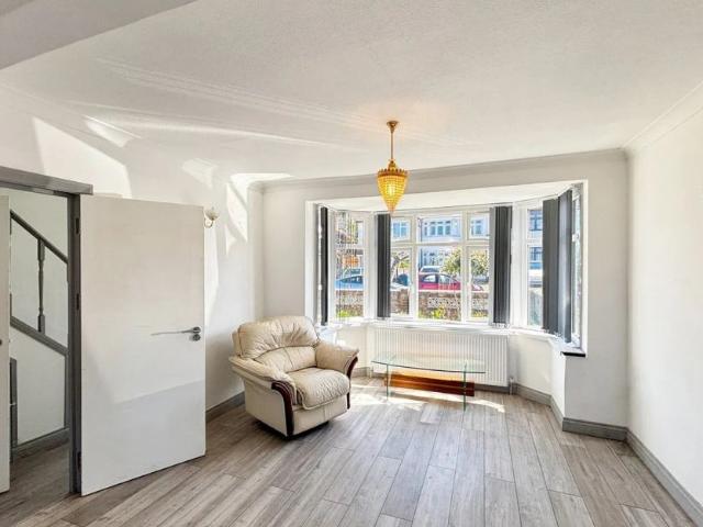 Shaldon Road, Edgware, HA8