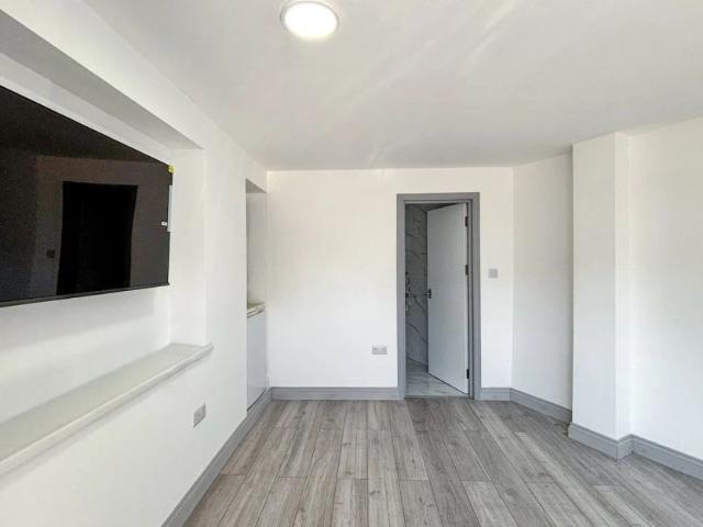 Shaldon Road, Edgware, HA8
